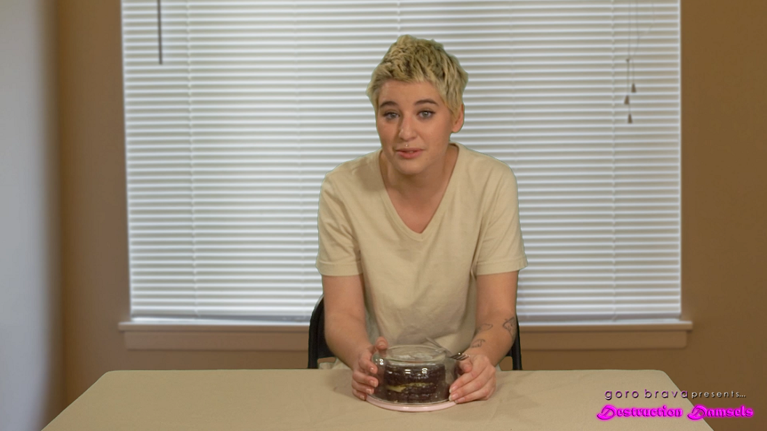 Destruction Damsels “Growing Munchies” – There She Grows